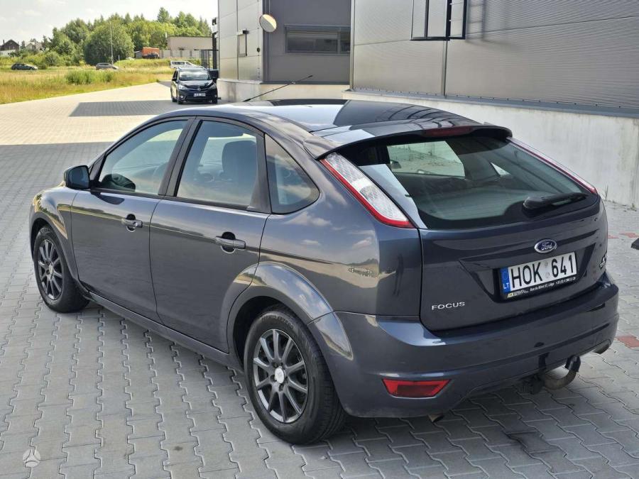 Pelēks Ford Focus 2010 Šauļi, ar dzinēja tilpumu 1.60 L un nobraukumu 350 tūkst. km par 1250 €, foto 7 vietnē AUTOMOTO.COM.LV