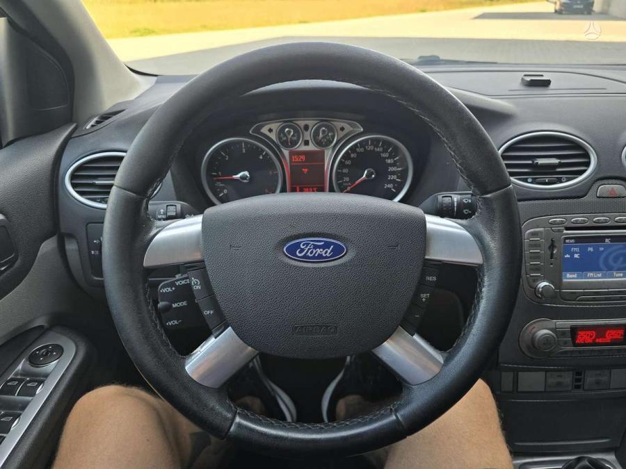 Pelēks Ford Focus 2010 Šauļi, ar dzinēja tilpumu 1.60 L un nobraukumu 350 tūkst. km par 1250 €, foto 14 vietnē AUTOMOTO.COM.LV