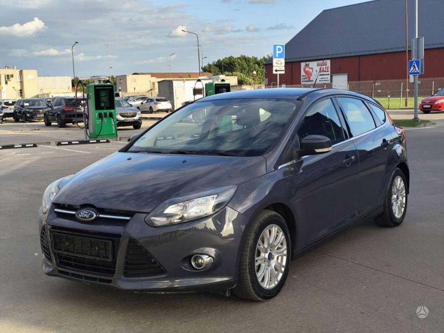 Grey Ford Focus 2010 in Siauliai, with an engine capacity of 1.60 L and mileage of 250 thousand km for 3650 €, photo 1 on AUTOMOTO.COM.LV