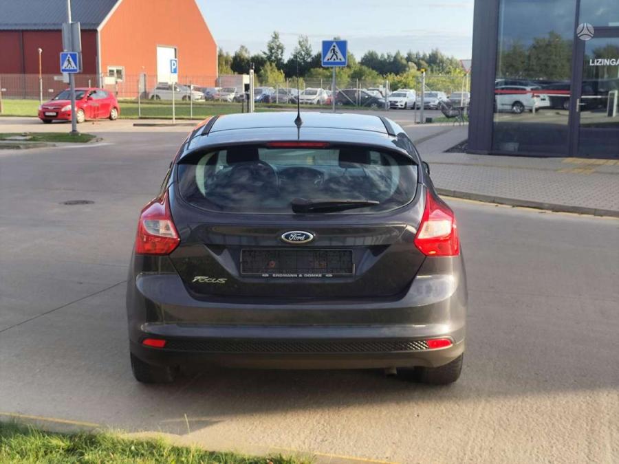 Grey Ford Focus 2010 in Siauliai, with an engine capacity of 1.60 L and mileage of 250 thousand km for 3650 €, photo 8 on AUTOMOTO.COM.LV
