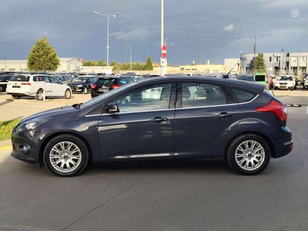 Grey Ford Focus 2010 in Siauliai, with an engine capacity of 1.60 L and mileage of 250 thousand km for 3650 €, photo 10 on AUTOMOTO.COM.LV