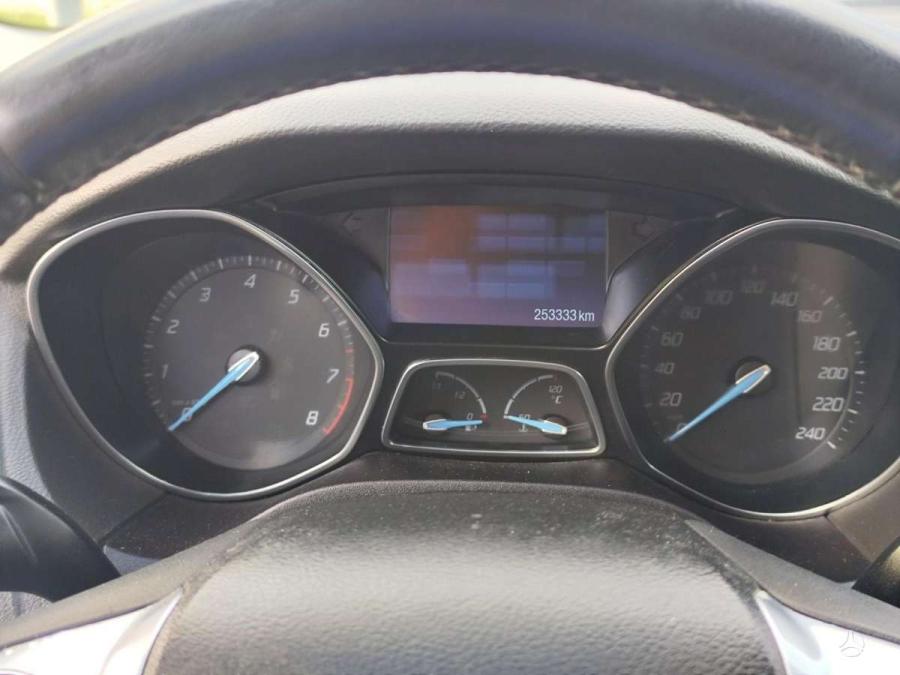 Grey Ford Focus 2010 in Siauliai, with an engine capacity of 1.60 L and mileage of 250 thousand km for 3650 €, photo 15 on AUTOMOTO.COM.LV