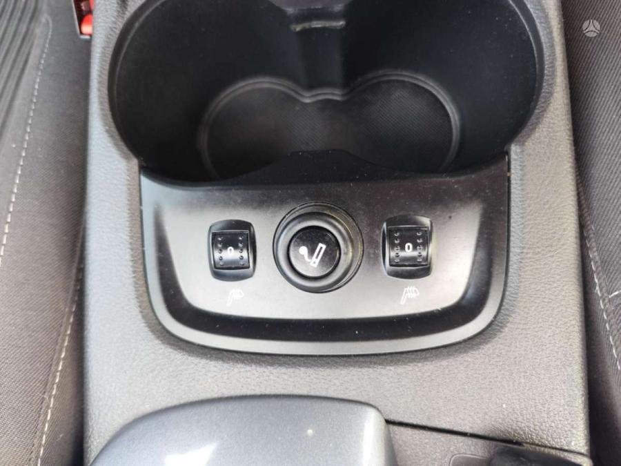 Grey Ford Focus 2010 in Siauliai, with an engine capacity of 1.60 L and mileage of 250 thousand km for 3650 €, photo 17 on AUTOMOTO.COM.LV