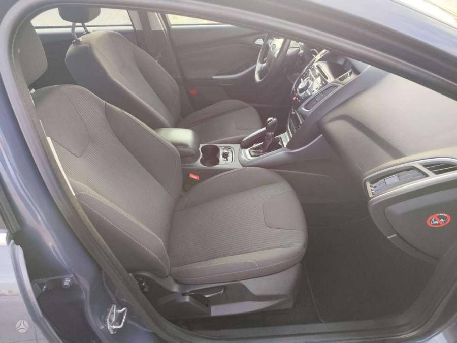Grey Ford Focus 2010 in Siauliai, with an engine capacity of 1.60 L and mileage of 250 thousand km for 3650 €, photo 19 on AUTOMOTO.COM.LV