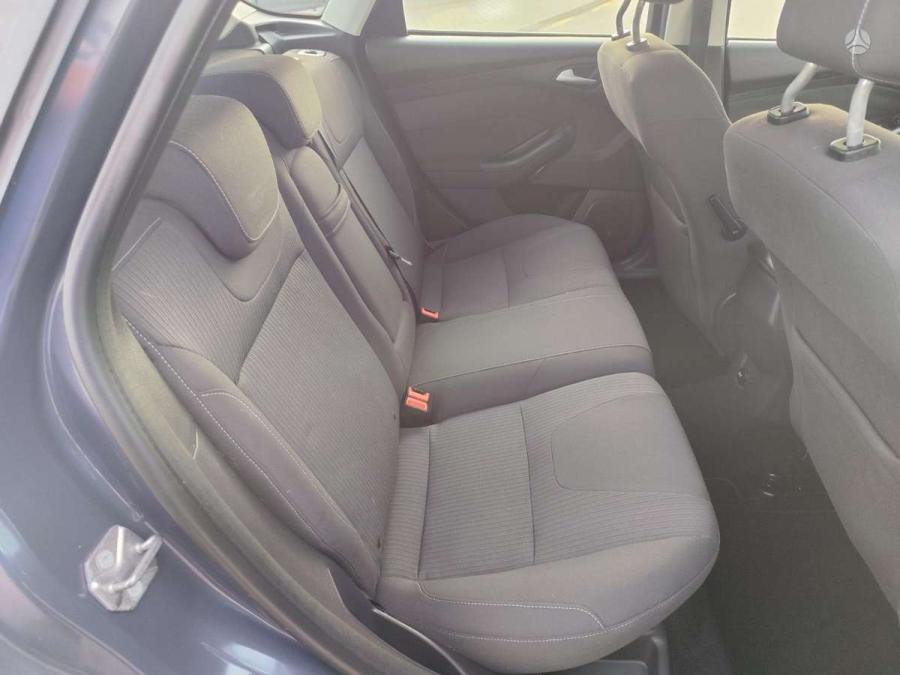 Grey Ford Focus 2010 in Siauliai, with an engine capacity of 1.60 L and mileage of 250 thousand km for 3650 €, photo 22 on AUTOMOTO.COM.LV