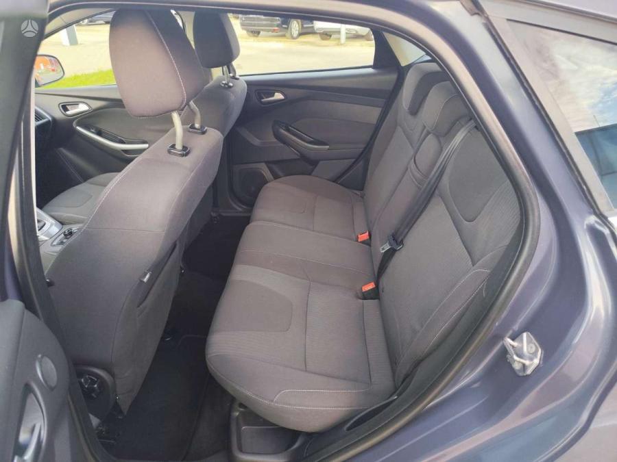 Grey Ford Focus 2010 in Siauliai, with an engine capacity of 1.60 L and mileage of 250 thousand km for 3650 €, photo 23 on AUTOMOTO.COM.LV