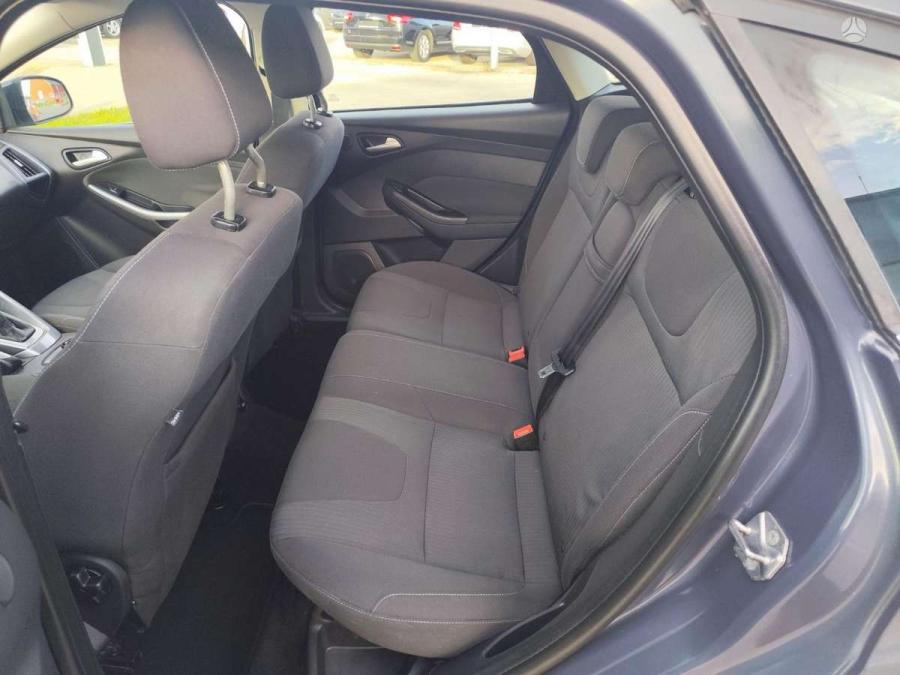 Grey Ford Focus 2010 in Siauliai, with an engine capacity of 1.60 L and mileage of 250 thousand km for 3650 €, photo 25 on AUTOMOTO.COM.LV