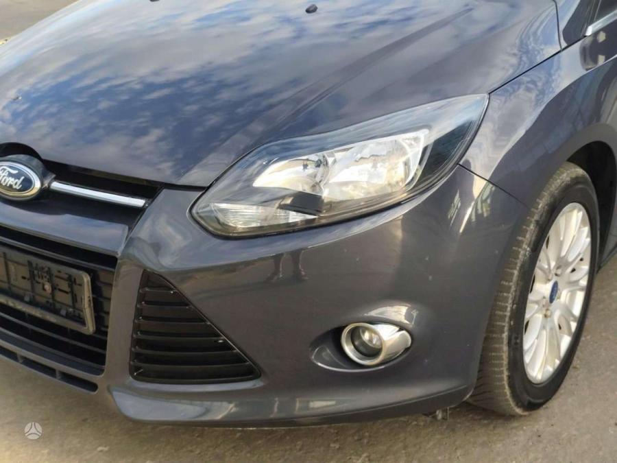 Grey Ford Focus 2010 in Siauliai, with an engine capacity of 1.60 L and mileage of 250 thousand km for 3650 €, photo 26 on AUTOMOTO.COM.LV