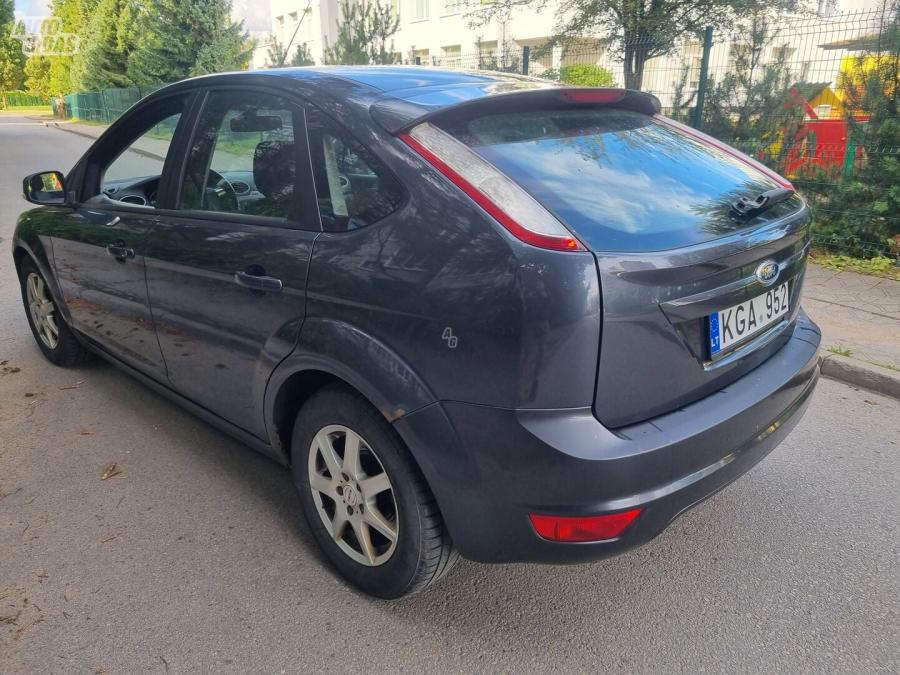 Grey Ford Focus 2010 in Kaunas, with an engine capacity of 1.60 L and mileage of 305 thousand km for 780 €, photo 4 on AUTOMOTO.COM.LV