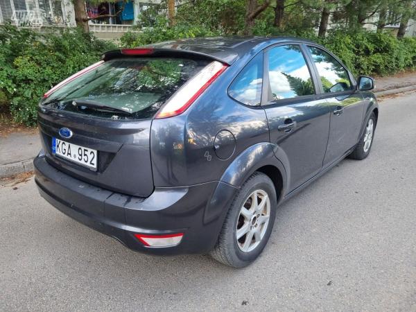 Grey Ford Focus 2010 in Kaunas, with an engine capacity of 1.60 L and mileage of 305 thousand km for 780 €, photo 4 on AUTOMOTO.COM.LV