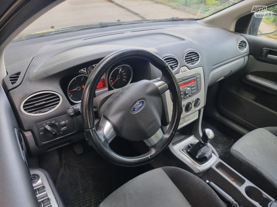Grey Ford Focus 2010 in Kaunas, with an engine capacity of 1.60 L and mileage of 305 thousand km for 780 €, photo 6 on AUTOMOTO.COM.LV