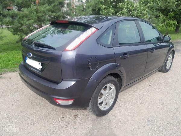 Pelēks Ford Focus 2010 Marijampole, ar dzinēja tilpumu 1.60 L un nobraukumu 269 tūkst. km par 1250 €, foto 5 vietnē AUTOMOTO.COM.LV