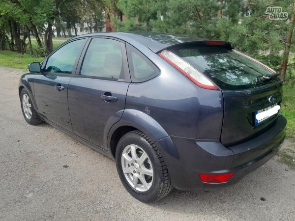 Pelēks Ford Focus 2010 Marijampole, ar dzinēja tilpumu 1.60 L un nobraukumu 269 tūkst. km par 1250 €, foto 6 vietnē AUTOMOTO.COM.LV