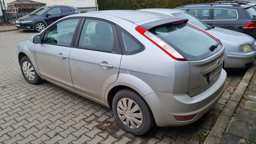 Pelēks Ford Focus 2011 Alīta, ar dzinēja tilpumu 1.60 L un nobraukumu 243 tūkst. km par 1500 €, foto 2 vietnē AUTOMOTO.COM.LV