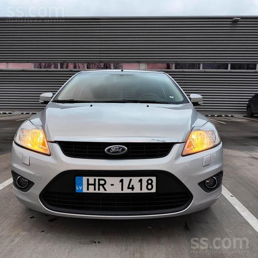 Pelēks Ford Focus 2011 Rīga, ar dzinēja tilpumu 1.60 L un nobraukumu 247 tūkst. km par 2290 €, foto 1 vietnē AUTOMOTO.COM.LV