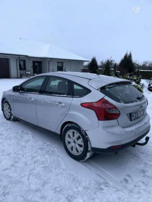 Grey Ford Focus 2011 in Alytus, with an engine capacity of 1.56 L and mileage of 312 thousand km for 1200 €, photo 4 on AUTOMOTO.COM.LV