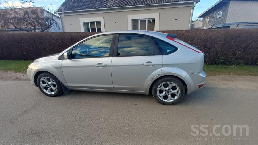 Pelēks Ford Focus 2011 Liepāja, ar dzinēja tilpumu 1.60 L un nobraukumu 242 tūkst. km par 2100 €, foto 3 vietnē AUTOMOTO.COM.LV