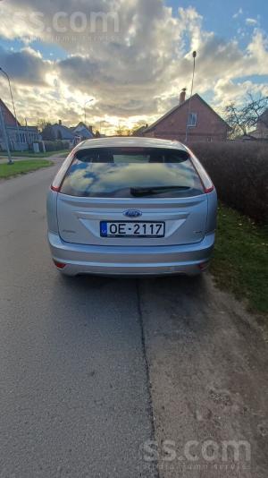 Pelēks Ford Focus 2011 Liepāja, ar dzinēja tilpumu 1.60 L un nobraukumu 242 tūkst. km par 2100 €, foto 4 vietnē AUTOMOTO.COM.LV