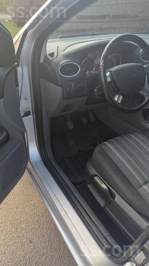 Pelēks Ford Focus 2011 Liepāja, ar dzinēja tilpumu 1.60 L un nobraukumu 242 tūkst. km par 2100 €, foto 6 vietnē AUTOMOTO.COM.LV