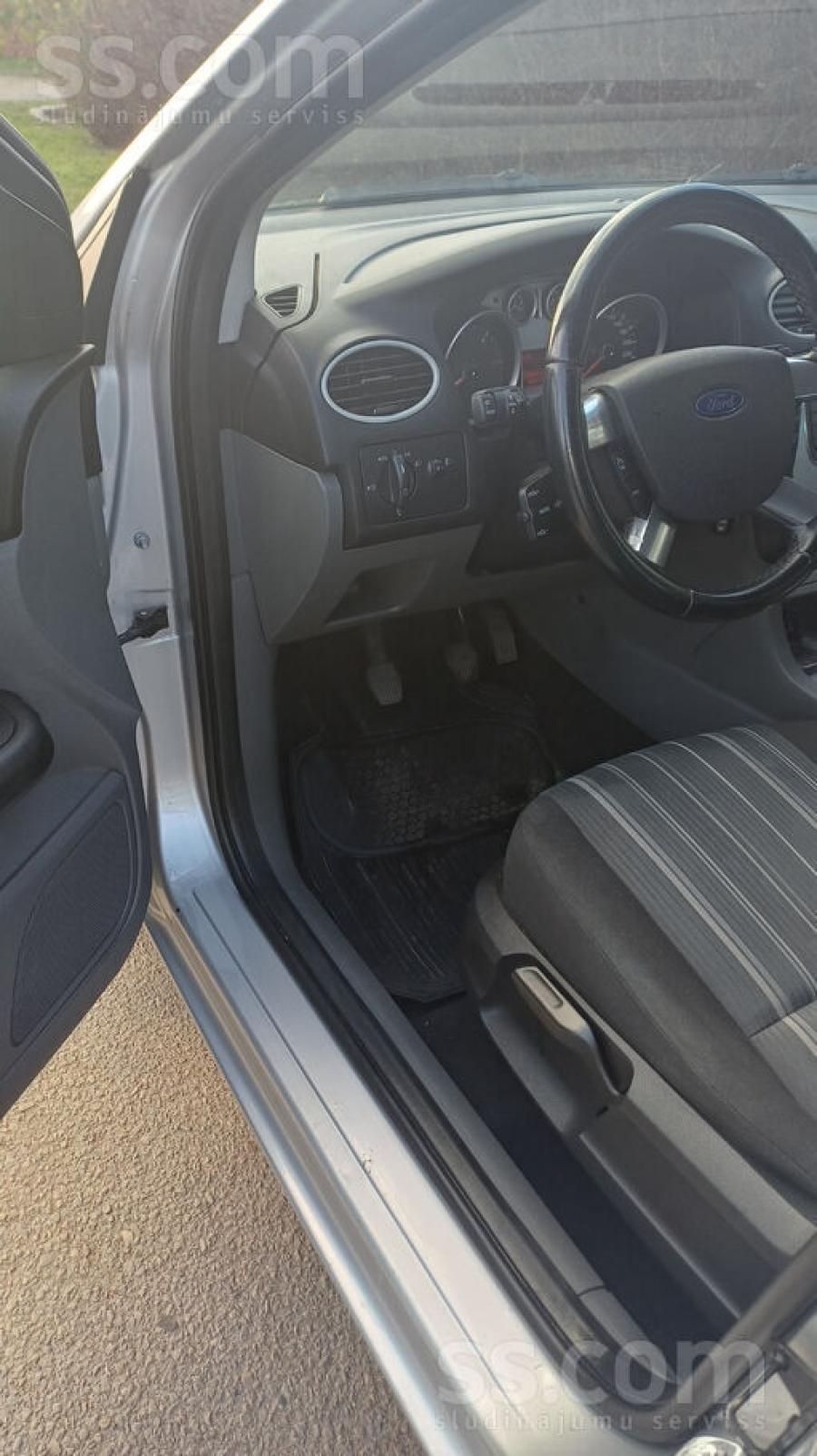 Pelēks Ford Focus 2011 Liepāja, ar dzinēja tilpumu 1.60 L un nobraukumu 242 tūkst. km par 2100 €, foto 6 vietnē AUTOMOTO.COM.LV