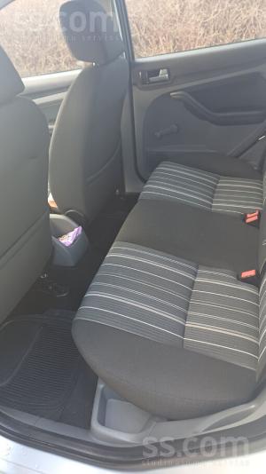 Pelēks Ford Focus 2011 Liepāja, ar dzinēja tilpumu 1.60 L un nobraukumu 242 tūkst. km par 2100 €, foto 7 vietnē AUTOMOTO.COM.LV