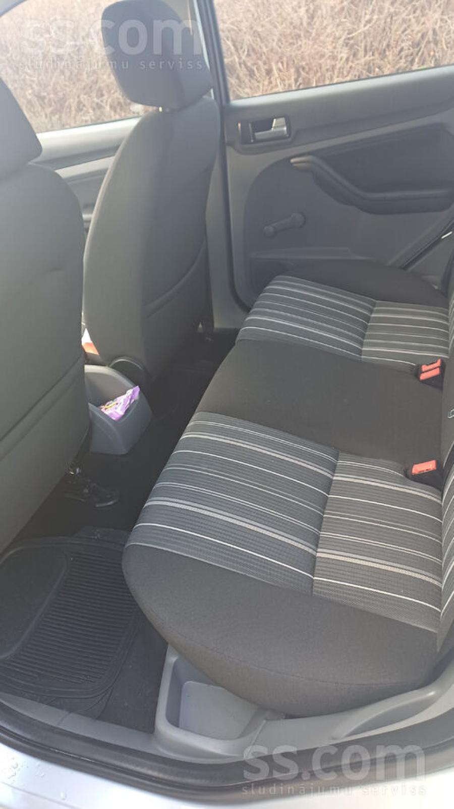 Pelēks Ford Focus 2011 Liepāja, ar dzinēja tilpumu 1.60 L un nobraukumu 242 tūkst. km par 2100 €, foto 7 vietnē AUTOMOTO.COM.LV