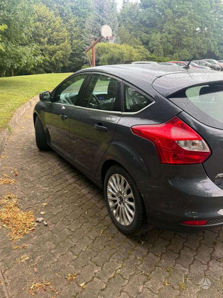 Grey Ford Focus 2011 in Kaunas, with an engine capacity of 0.00 L and mileage of 258 thousand km for 2300 €, photo 6 on AUTOMOTO.COM.LV