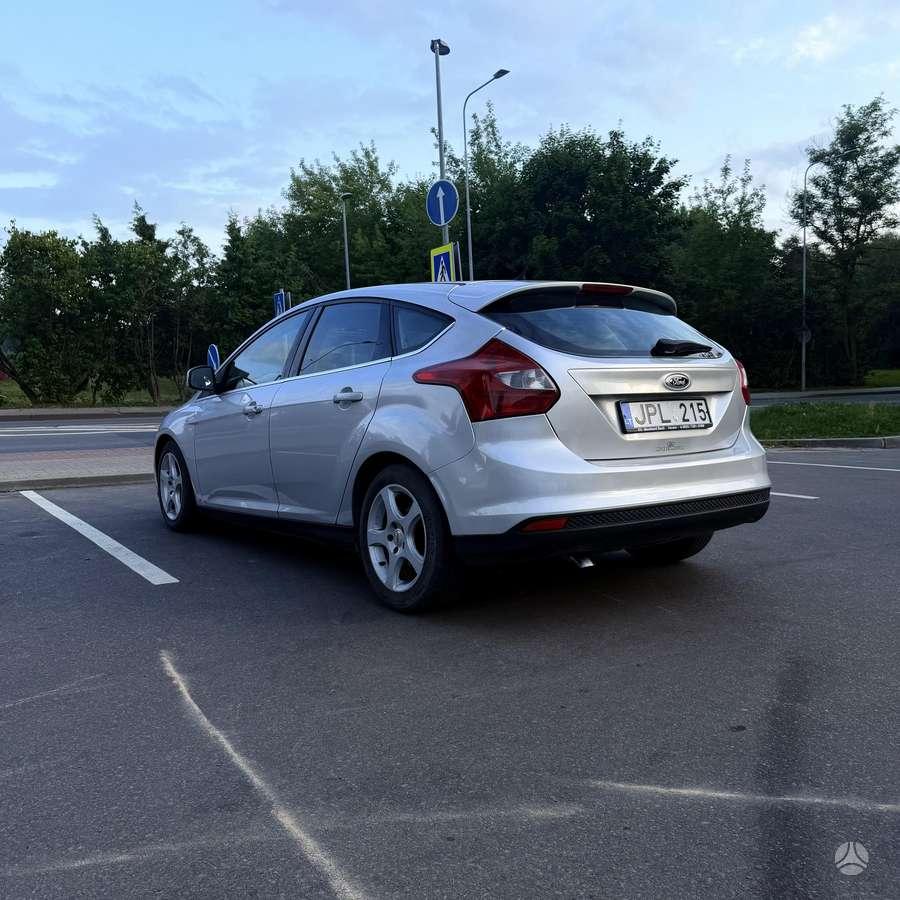 Pelēks Ford Focus 2011 Zarasai, ar dzinēja tilpumu 1.56 L un nobraukumu 275 tūkst. km par 3200 €, foto 4 vietnē AUTOMOTO.COM.LV