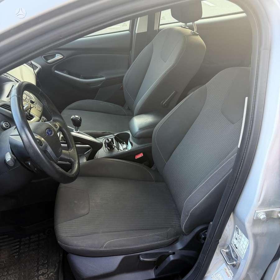 Pelēks Ford Focus 2011 Zarasai, ar dzinēja tilpumu 1.56 L un nobraukumu 275 tūkst. km par 3200 €, foto 10 vietnē AUTOMOTO.COM.LV