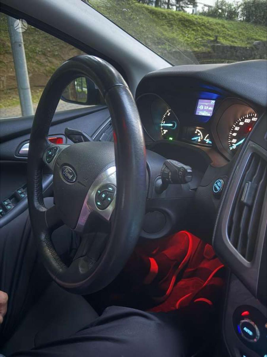 Pelēks Ford Focus 2011 Zarasai, ar dzinēja tilpumu 1.56 L un nobraukumu 275 tūkst. km par 3200 €, foto 12 vietnē AUTOMOTO.COM.LV