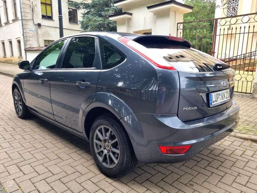 Grey Ford Focus 2011 in Jonava, with an engine capacity of 1.56 L and mileage of 288 thousand km for 2499 €, photo 12 on AUTOMOTO.COM.LV