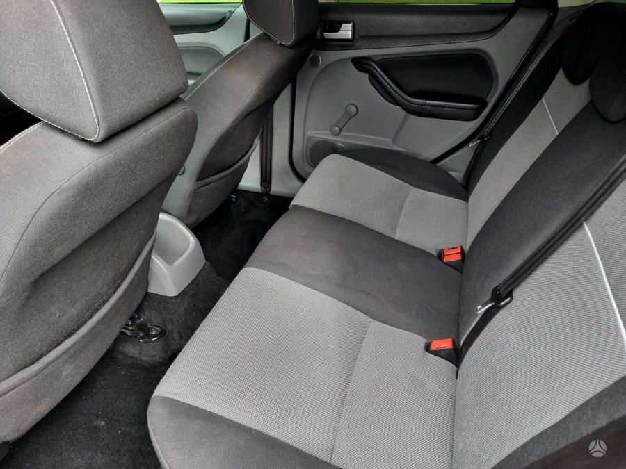 Grey Ford Focus 2011 in Jonava, with an engine capacity of 1.56 L and mileage of 288 thousand km for 2499 €, photo 23 on AUTOMOTO.COM.LV