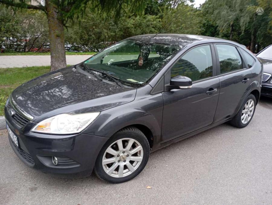Grey Ford Focus 2011 in Vilnius, with an engine capacity of 1.56 L and mileage of 227 thousand km for 1599 €, photo 1 on AUTOMOTO.COM.LV
