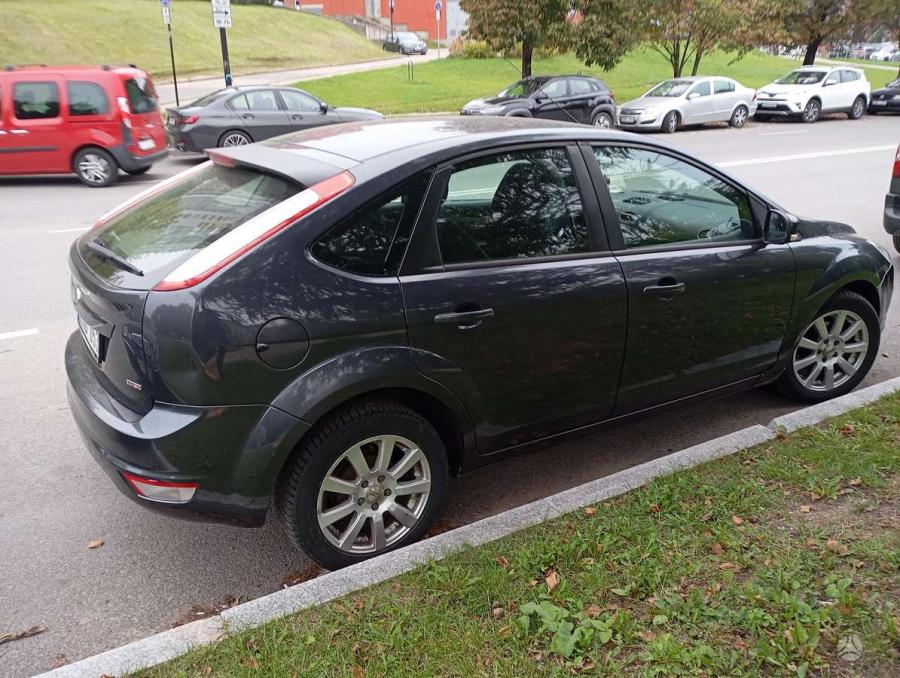 Grey Ford Focus 2011 in Vilnius, with an engine capacity of 1.56 L and mileage of 227 thousand km for 1599 €, photo 5 on AUTOMOTO.COM.LV