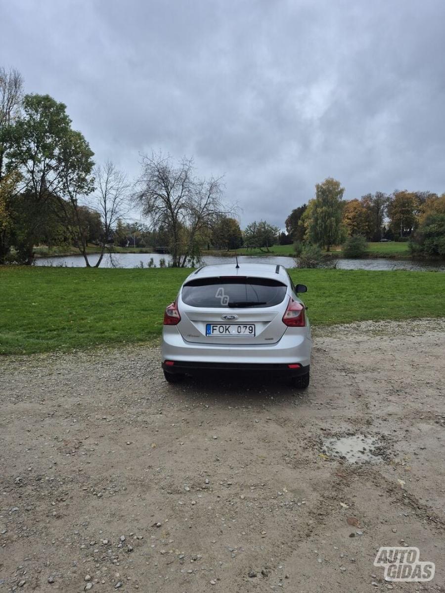 Grey Ford Focus 2011 in Kelme, with an engine capacity of 1.60 L and mileage of 309 thousand km for 900 €, photo 4 on AUTOMOTO.COM.LV