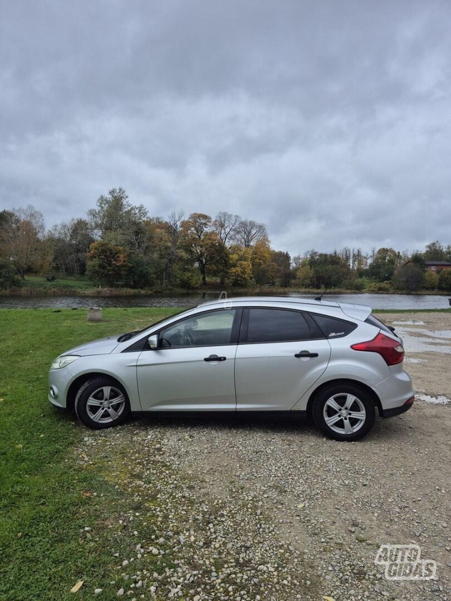 Grey Ford Focus 2011 in Kelme, with an engine capacity of 1.60 L and mileage of 309 thousand km for 900 €, photo 5 on AUTOMOTO.COM.LV