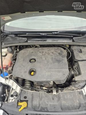 Grey Ford Focus 2011 in Kelme, with an engine capacity of 1.60 L and mileage of 309 thousand km for 900 €, photo 6 on AUTOMOTO.COM.LV