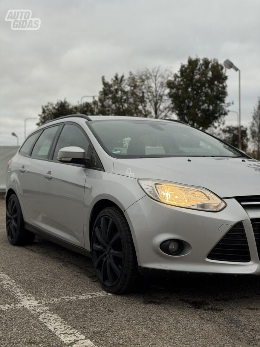 Grey Ford Focus 2011 in Kaunas, with an engine capacity of 1.60 L and mileage of 305 thousand km for 2400 €, photo 1 on AUTOMOTO.COM.LV