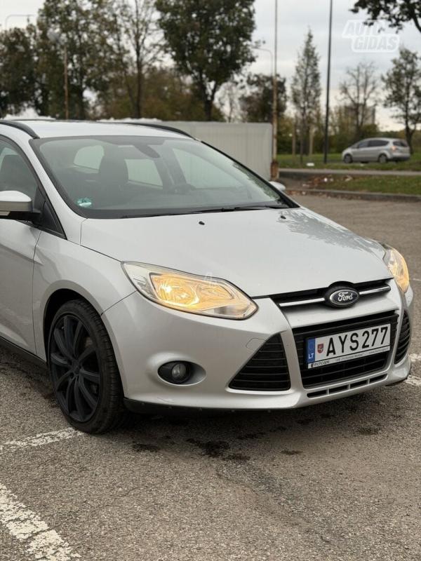 Grey Ford Focus 2011 in Kaunas, with an engine capacity of 1.60 L and mileage of 305 thousand km for 2400 €, photo 5 on AUTOMOTO.COM.LV