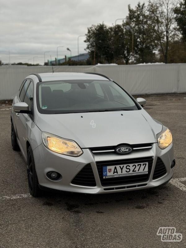 Grey Ford Focus 2011 in Kaunas, with an engine capacity of 1.60 L and mileage of 305 thousand km for 2400 €, photo 6 on AUTOMOTO.COM.LV