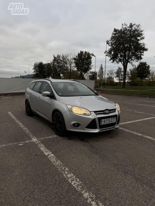 Grey Ford Focus 2011 in Kaunas, with an engine capacity of 1.60 L and mileage of 305 thousand km for 2400 €, photo 7 on AUTOMOTO.COM.LV
