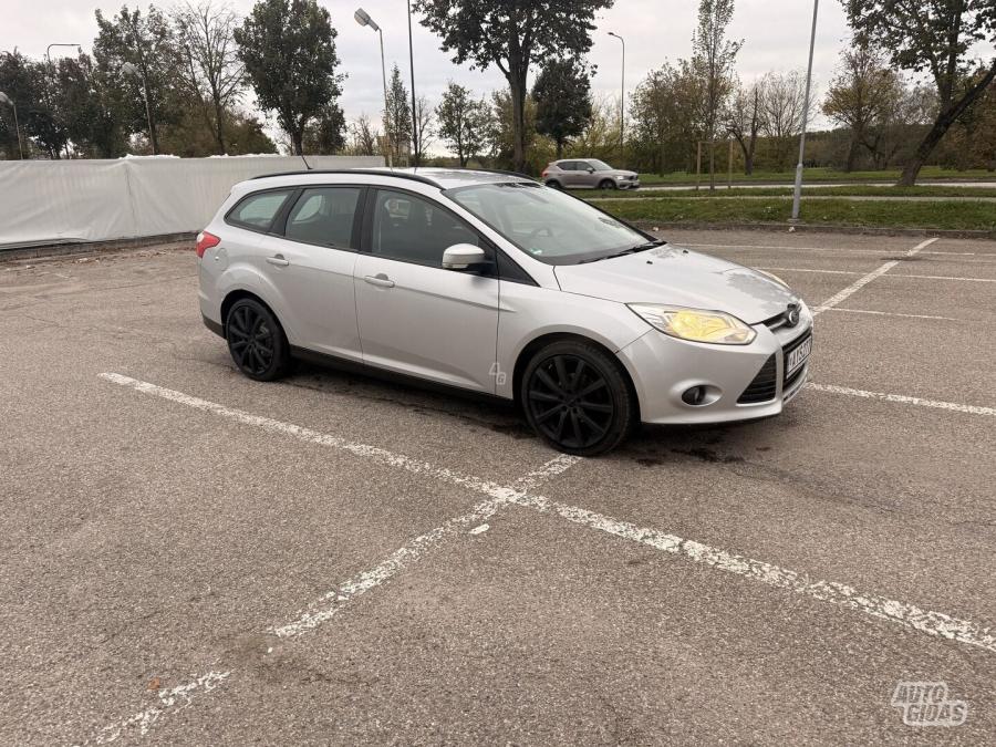 Grey Ford Focus 2011 in Kaunas, with an engine capacity of 1.60 L and mileage of 305 thousand km for 2400 €, photo 9 on AUTOMOTO.COM.LV