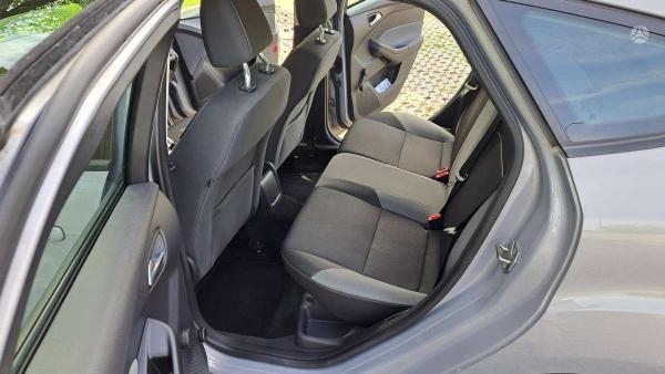 Pelēks Ford Focus 2012 Kauņa, ar dzinēja tilpumu 1.60 L un nobraukumu 80 tūkst. km par 6500 €, foto 8 vietnē AUTOMOTO.COM.LV