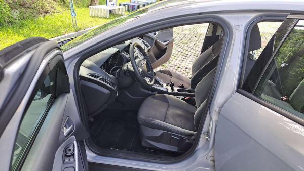 Grey Ford Focus 2012 in Kaunas, with an engine capacity of 1.60 L and mileage of 80 thousand km for 6500 €, photo 9 on AUTOMOTO.COM.LV