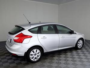 Pelēks Ford Focus 2012 Tallina, ar dzinēja tilpumu 1.60 L un nobraukumu 249 tūkst. km par 2499 €, foto 4 vietnē AUTOMOTO.COM.LV