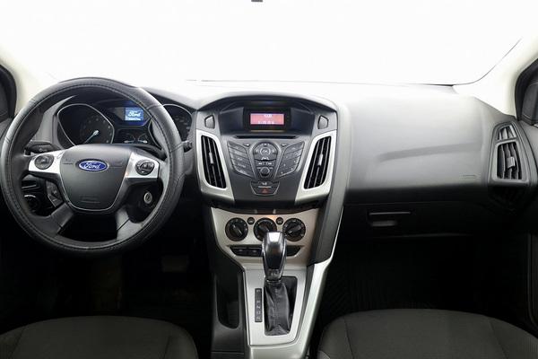 Grey Ford Focus 2012 in Tallinn, with an engine capacity of 1.60 L and mileage of 249 thousand km for 2499 €, photo 5 on AUTOMOTO.COM.LV
