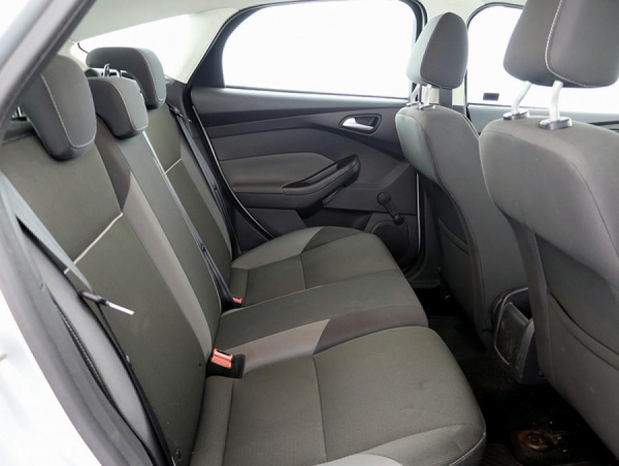 Pelēks Ford Focus 2012 Tallina, ar dzinēja tilpumu 1.60 L un nobraukumu 249 tūkst. km par 2499 €, foto 8 vietnē AUTOMOTO.COM.LV