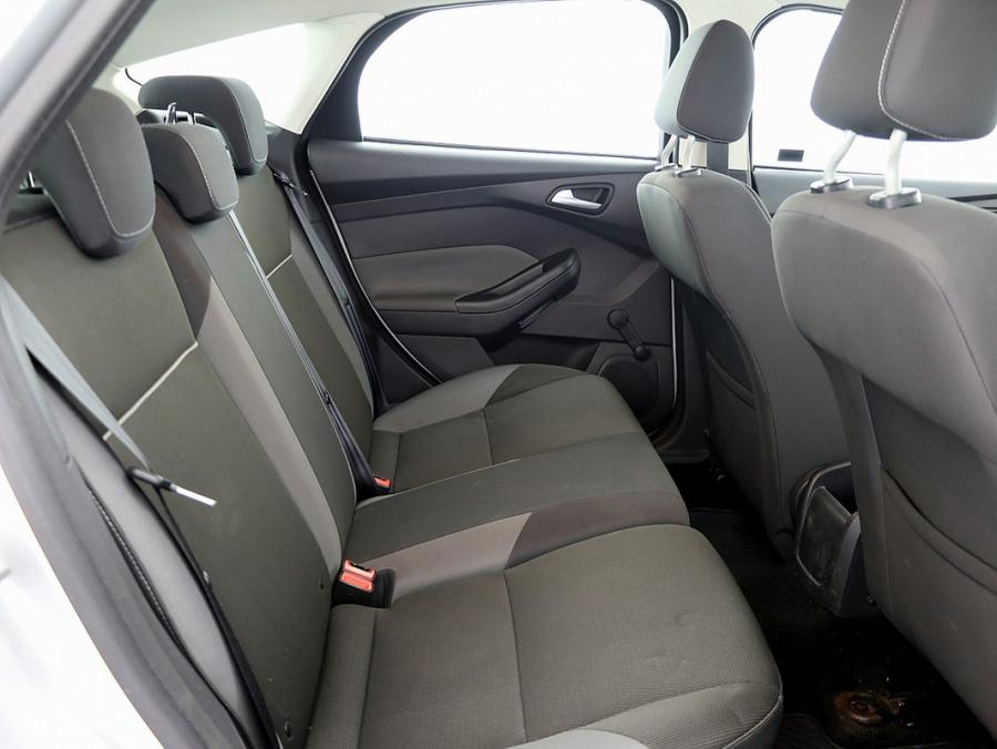 Pelēks Ford Focus 2012 Tallina, ar dzinēja tilpumu 1.60 L un nobraukumu 249 tūkst. km par 2499 €, foto 15 vietnē AUTOMOTO.COM.LV