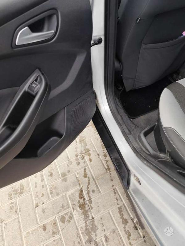 Grey Ford Focus 2012 in Gargzdai, with an engine capacity of 2.00 L and mileage of 186 thousand km for 3600 €, photo 7 on AUTOMOTO.COM.LV