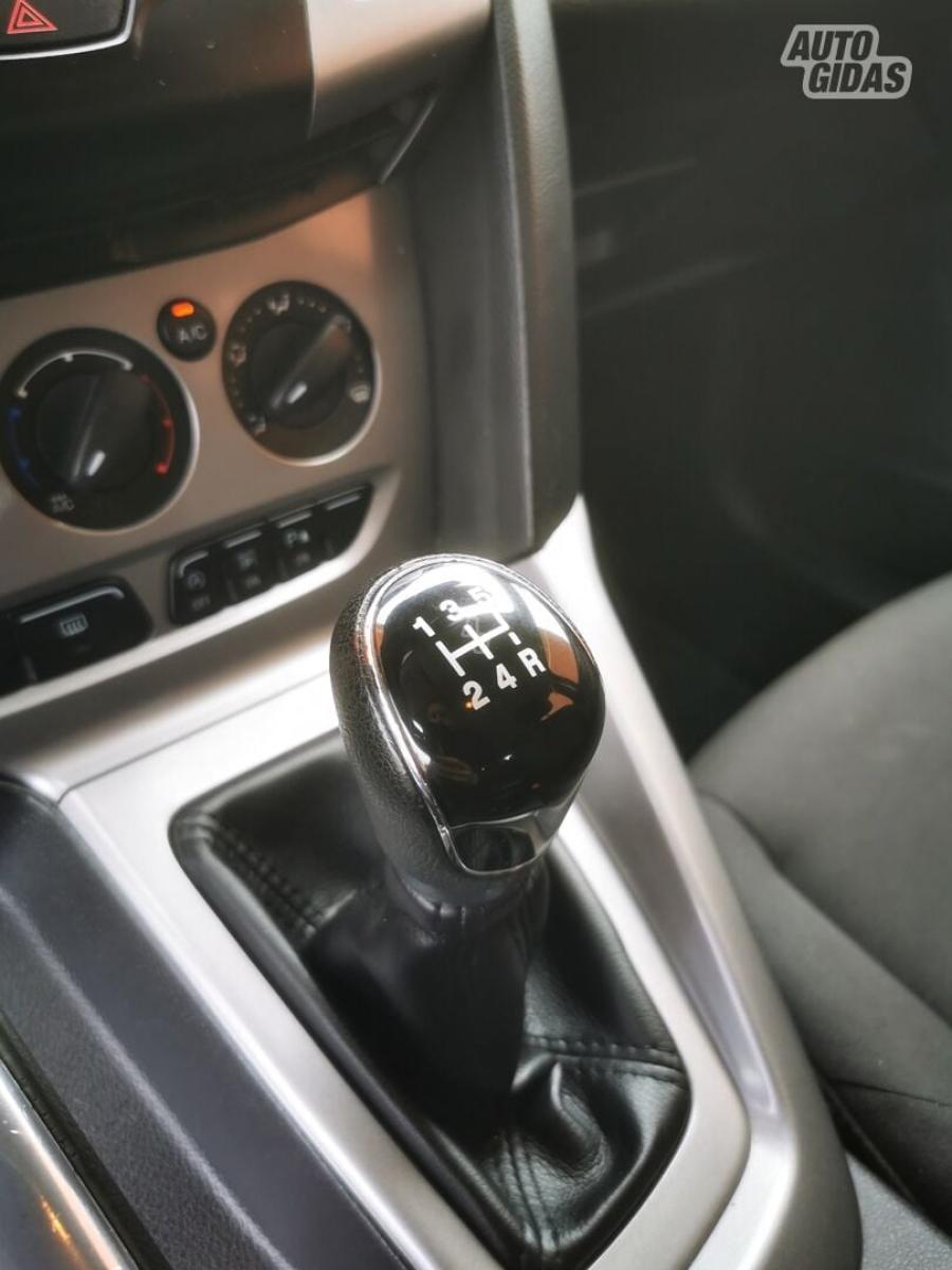 Pelēks Ford Focus 2013 Klaipėda, ar dzinēja tilpumu 1.00 L un nobraukumu 147 tūkst. km par 3490 €, foto 25 vietnē AUTOMOTO.COM.LV